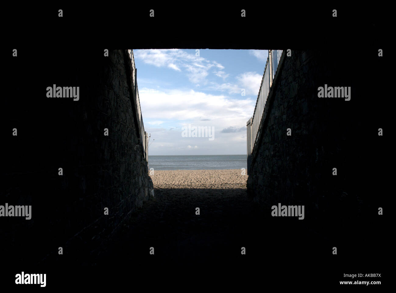 Under the railway hi-res stock photography and images - Alamy