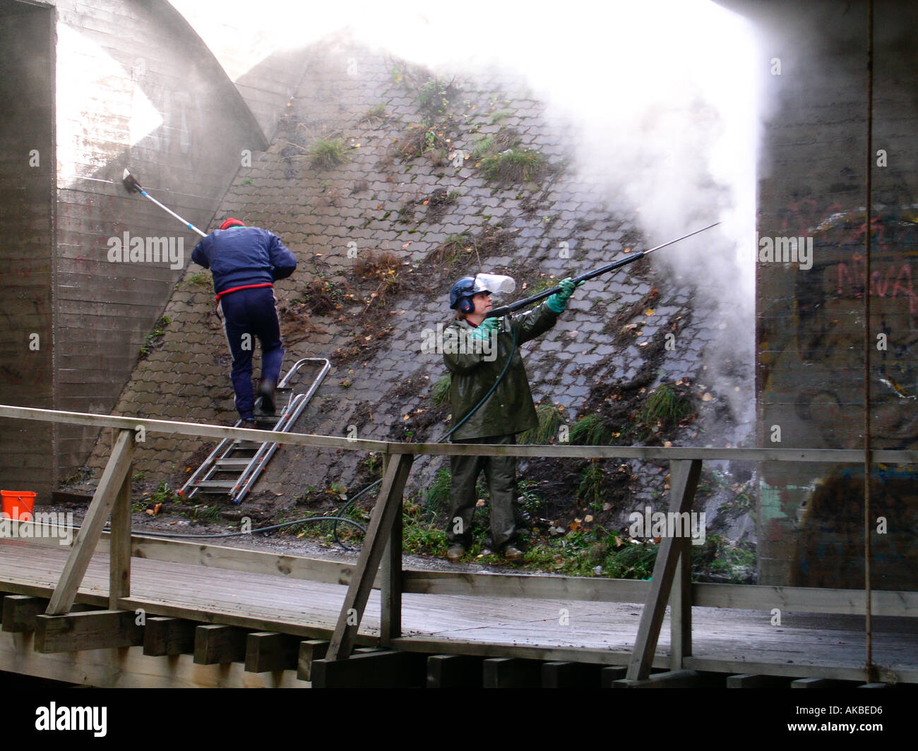 Removing graffiti hi-res stock photography and images - Alamy