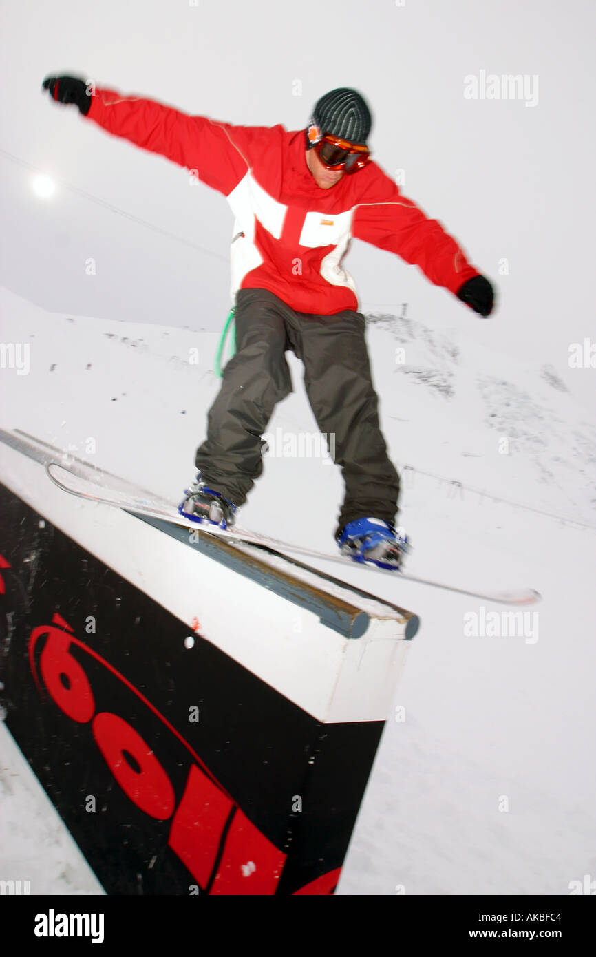 Snowboard rail slide hi-res stock photography and images - Alamy