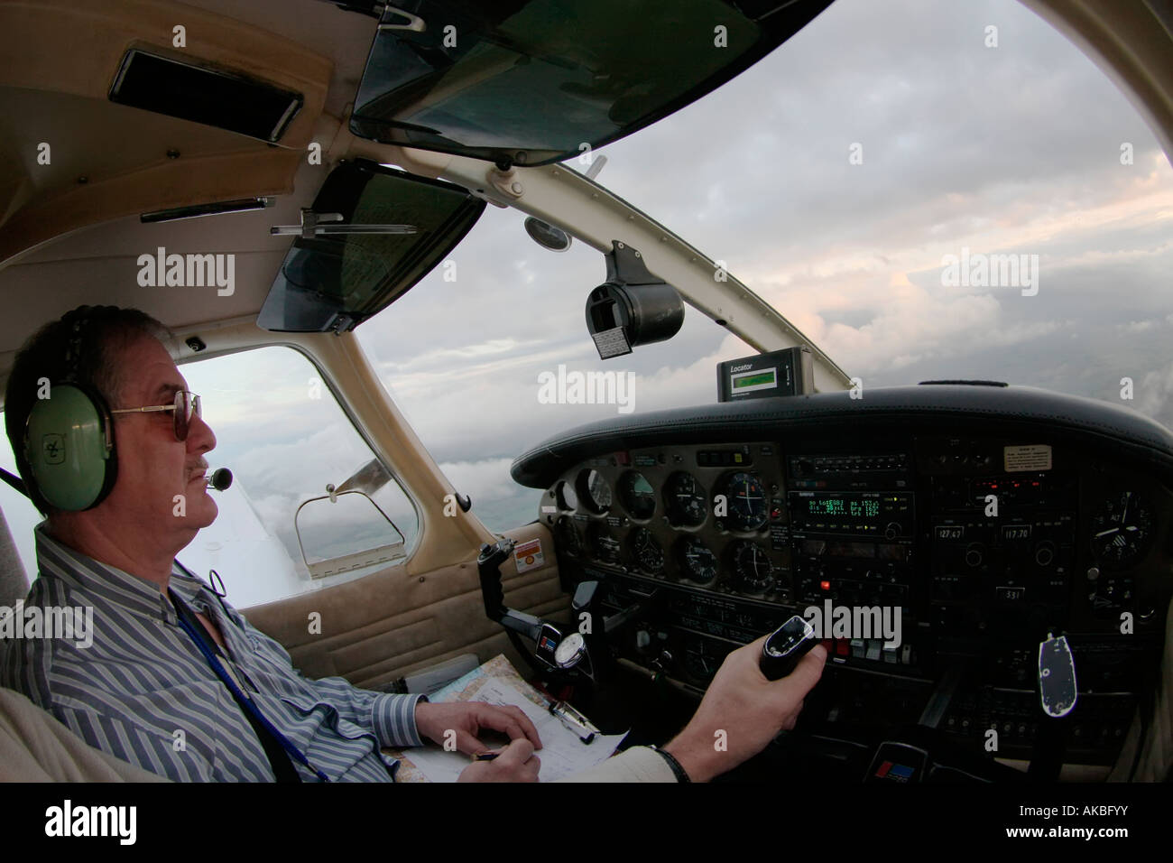 Flight in poor weather hi-res stock photography and images - Alamy
