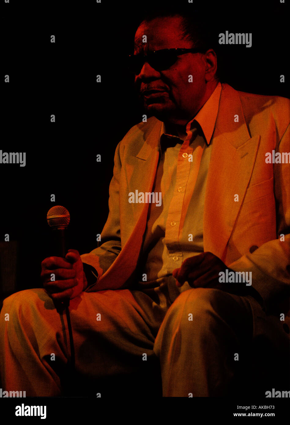 Disabled singer hi-res stock photography and images - Alamy