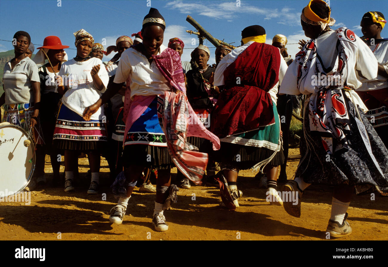 Locals performing the zulu dance South Africa Stock Photo - Alamy