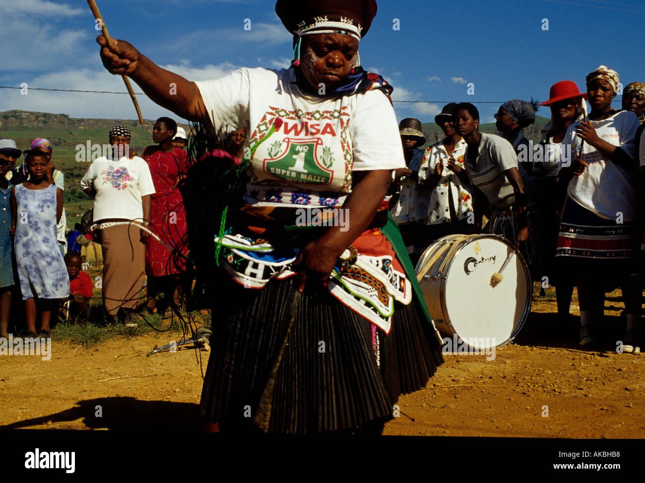 Zulu women dancing hi-res stock photography and images - Alamy