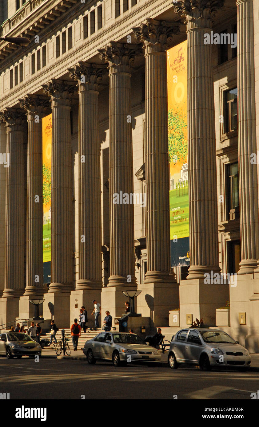 Montreal sun life building hi-res stock photography and images - Alamy