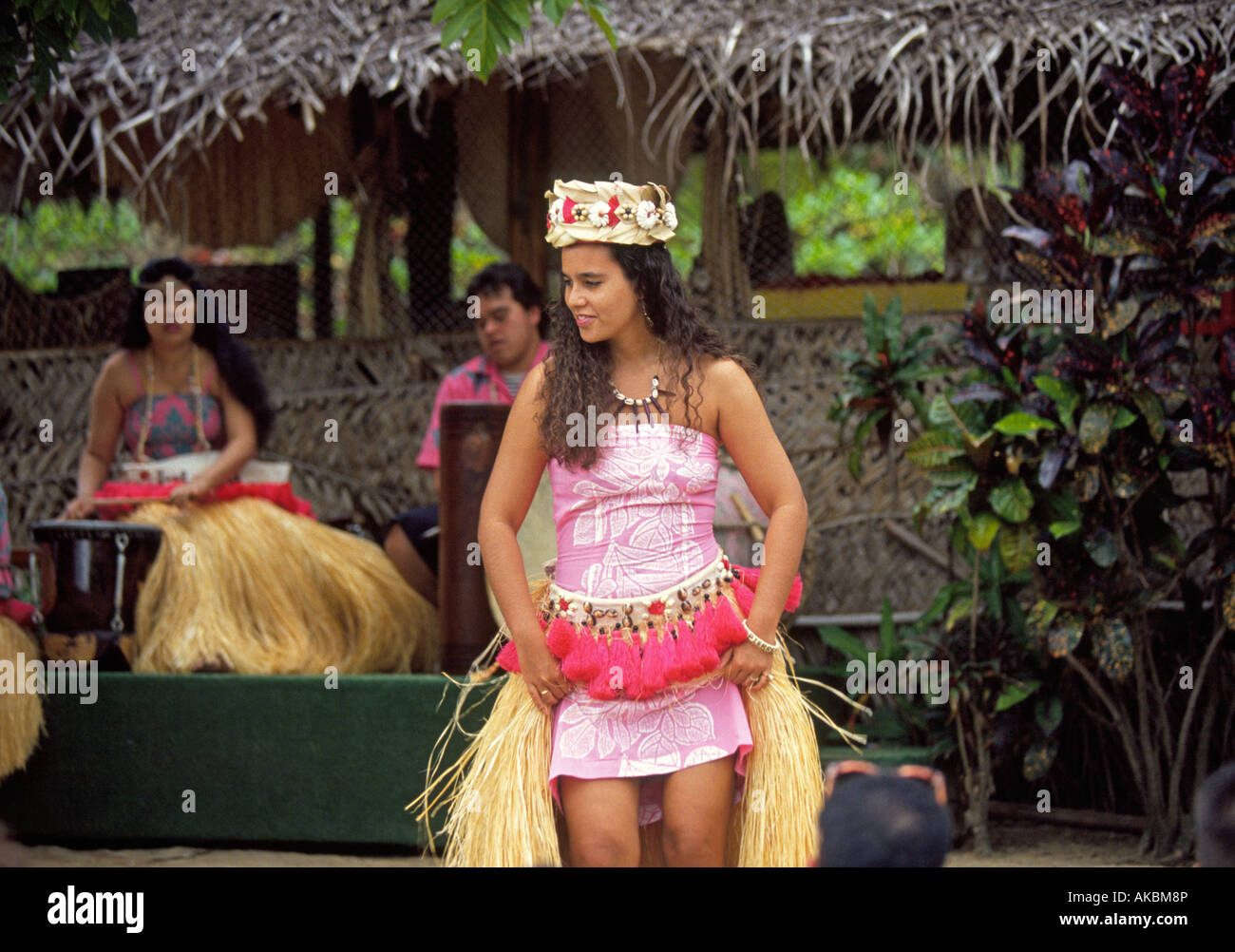 Polynesian dancer polynesian cultural center hi-res stock photography ...