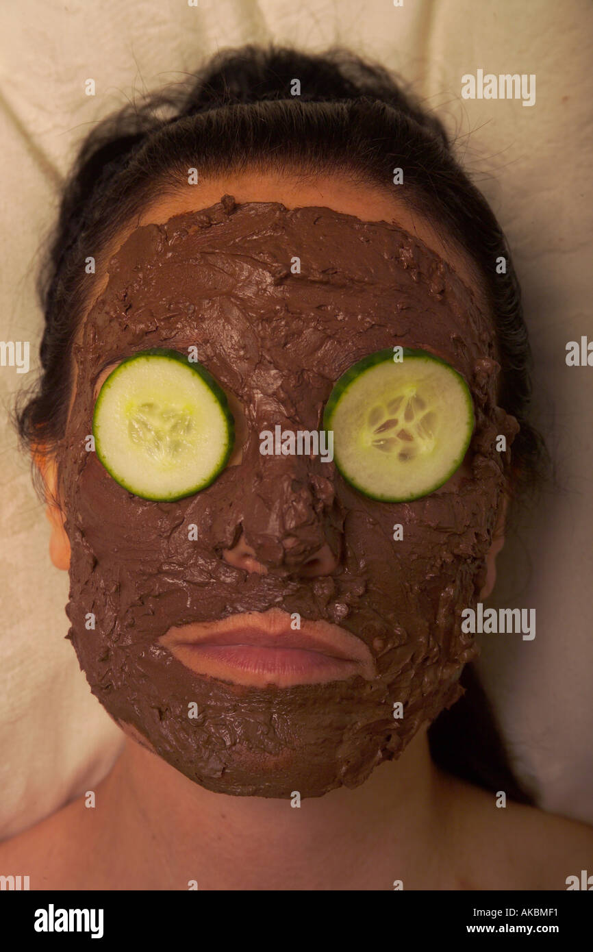 Mud pack hi-res stock photography and images - Alamy