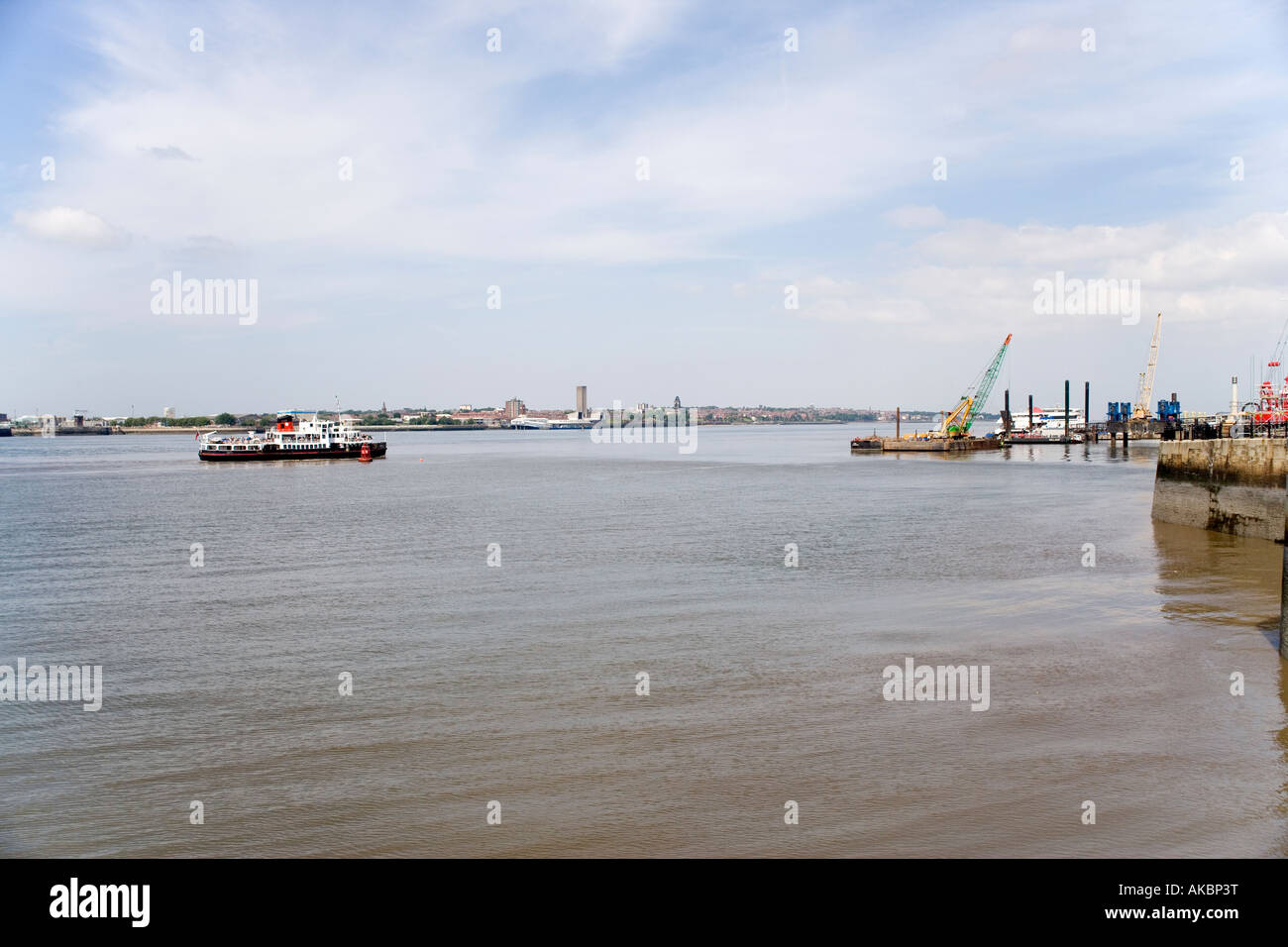 The Royal Iris, the Mersey Ferry crossing the Mersey river from ...