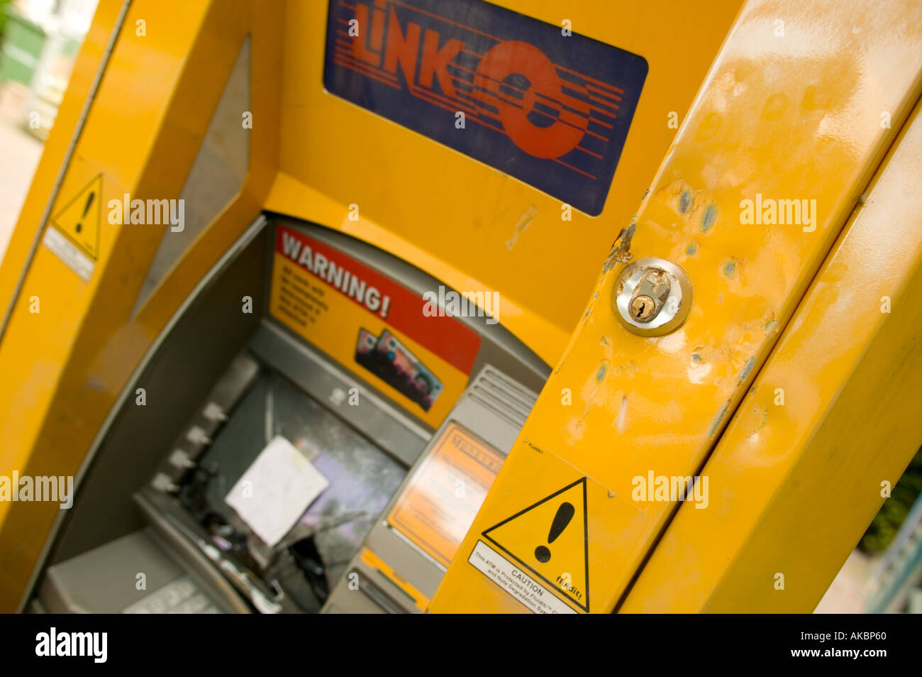 Atm machine crime uk hi-res stock photography and images - Alamy
