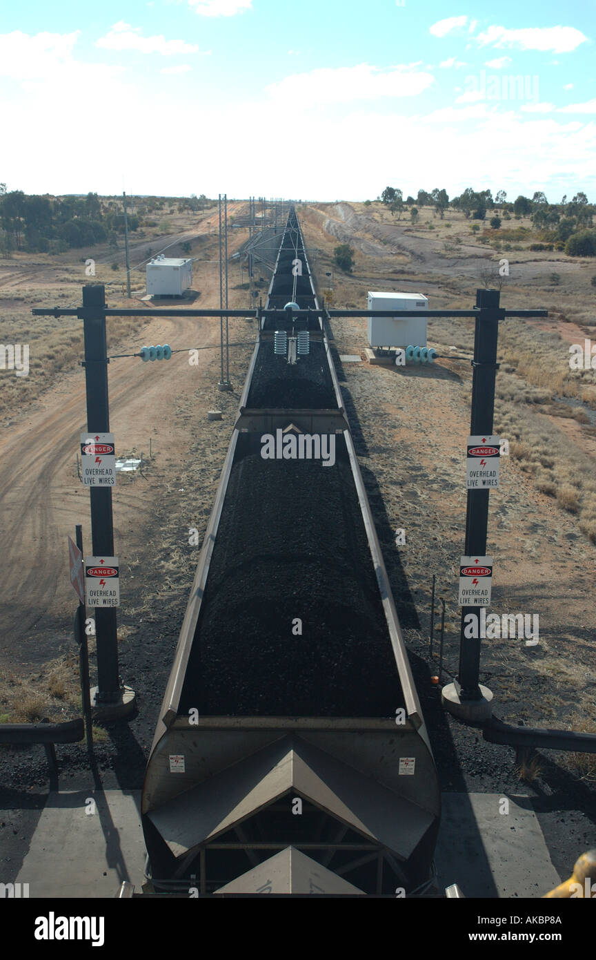 Coal train loading central queensland hi-res stock photography and ...