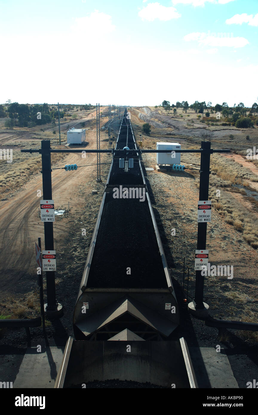 Coal train loading at Central Queensland mine dsc 2961 Stock Photo - Alamy