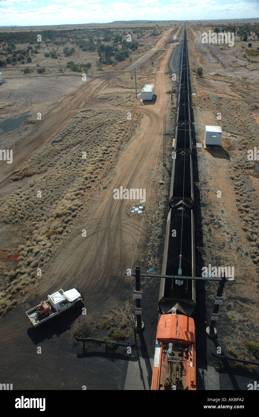 Coal train loading at Central Queensland mine dsc 2964 Stock Photo - Alamy