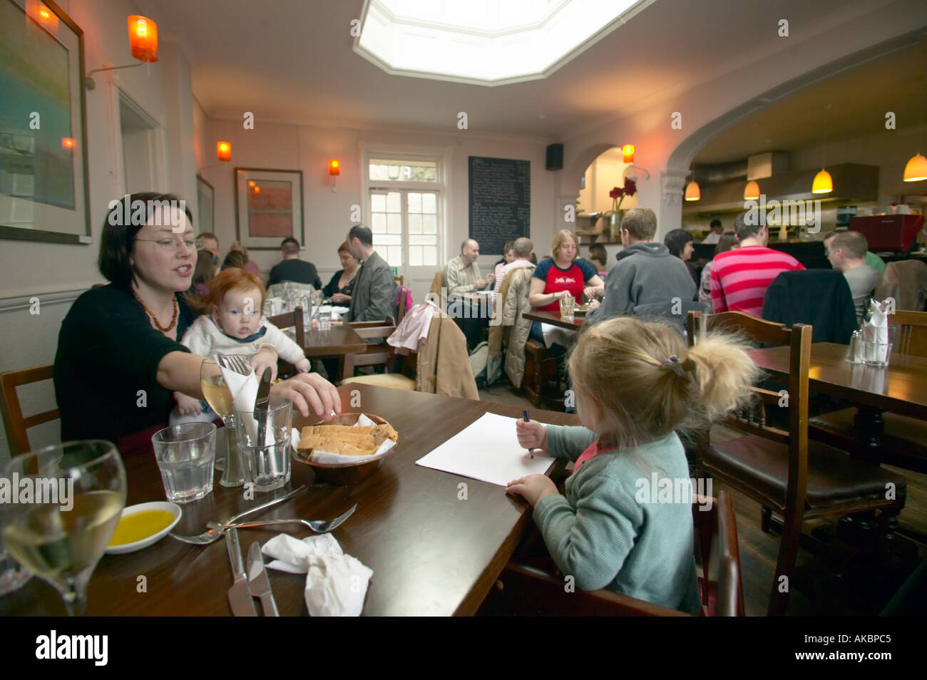 Pub Lunch with Kids Stock Photo - Alamy