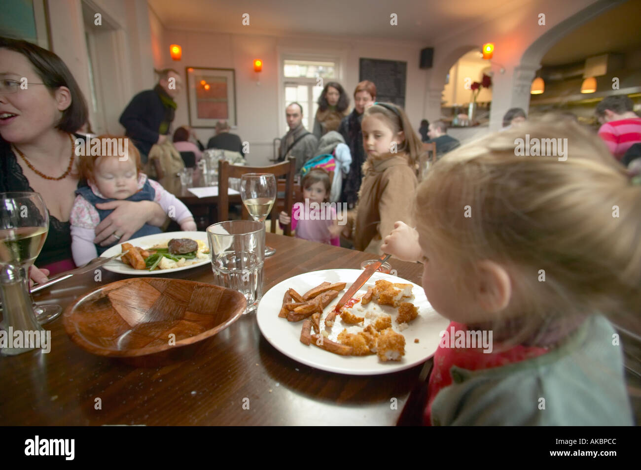 Pub Lunch with Kids Stock Photo - Alamy