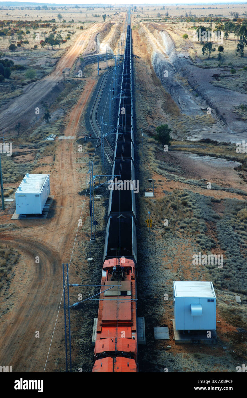 Coal train loading central queensland hi-res stock photography and ...