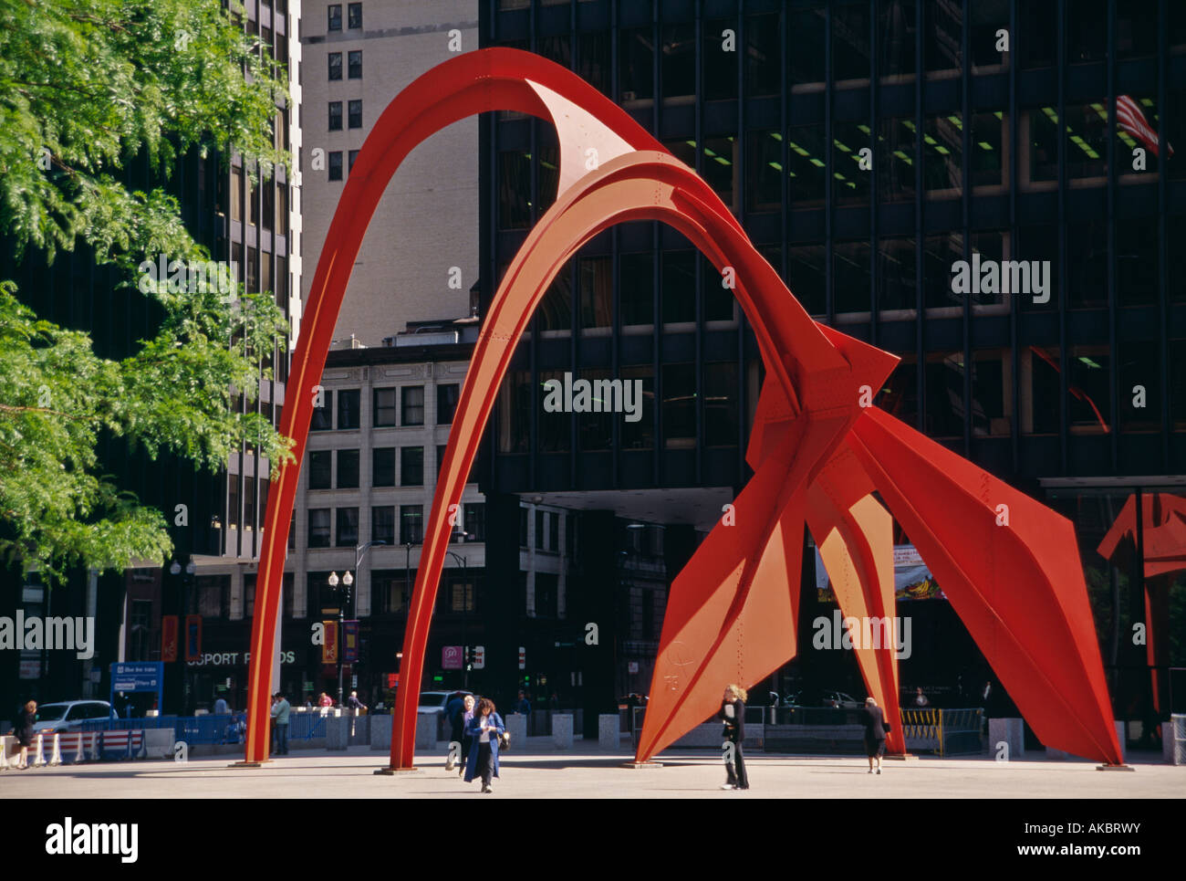 Flamingo sculpture by Alexander Calder at Federal Center Plaza Chicago ...
