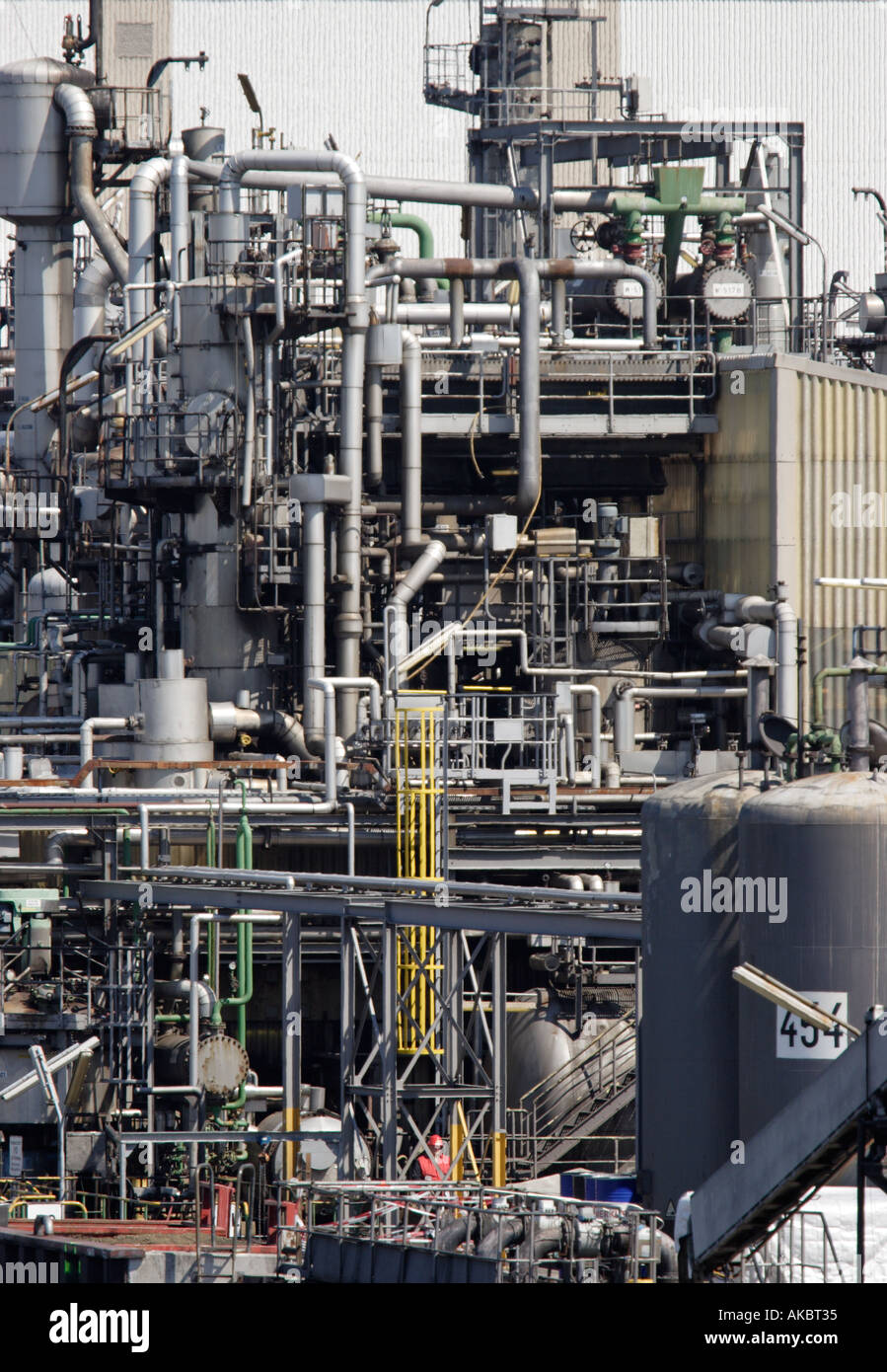 Chemical processing plant Stock Photo: 4881460 - Alamy