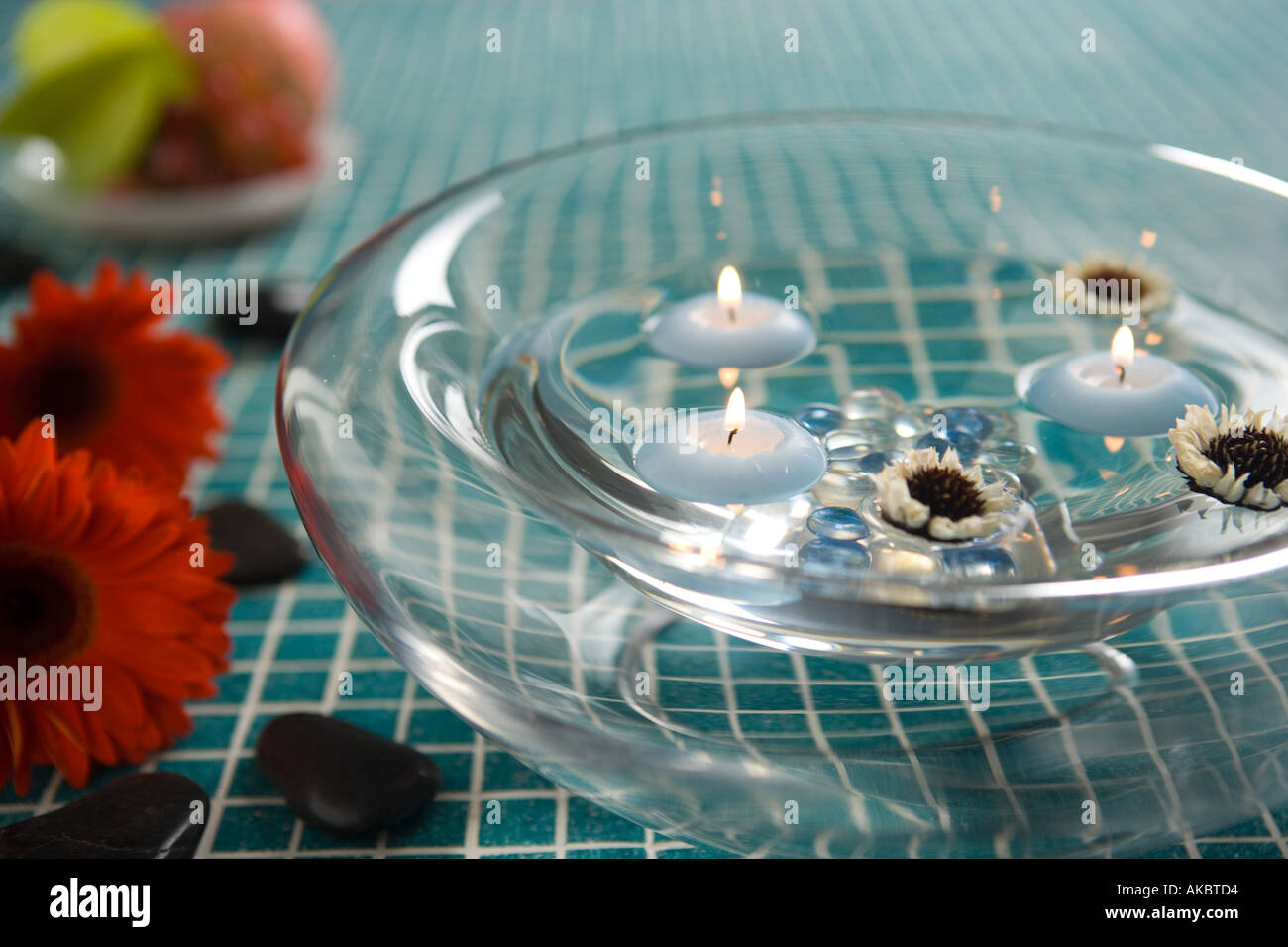 floating candles bowl Stock Photo - Alamy