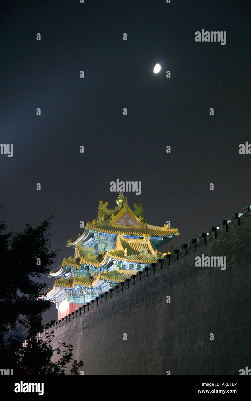 Moon over royal buildings in the Forbidden City in Beijing, China Stock ...