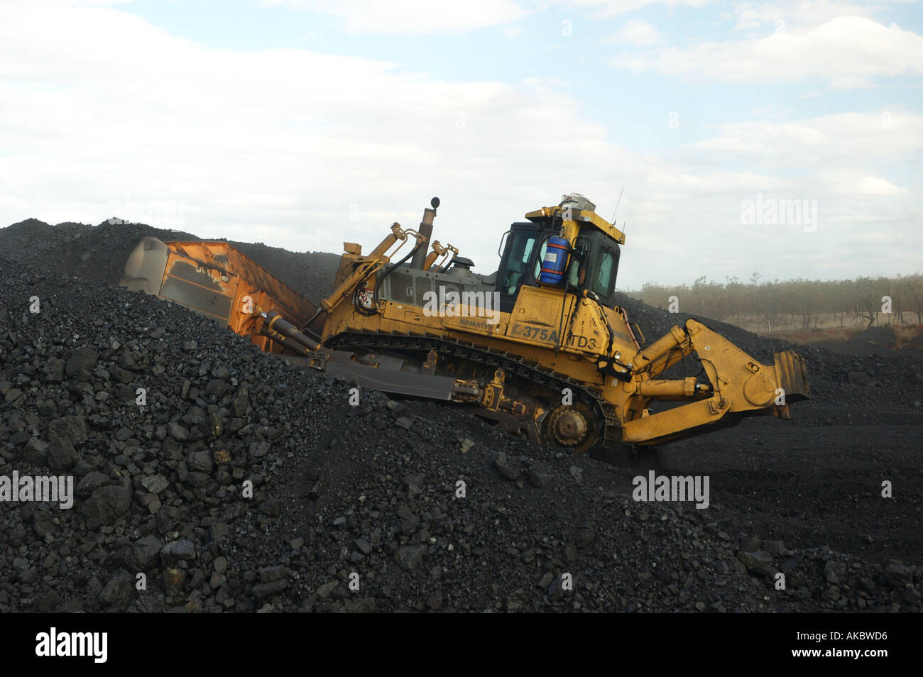 Front end loader coal mine Central Queensland Australia Stock Photo - Alamy