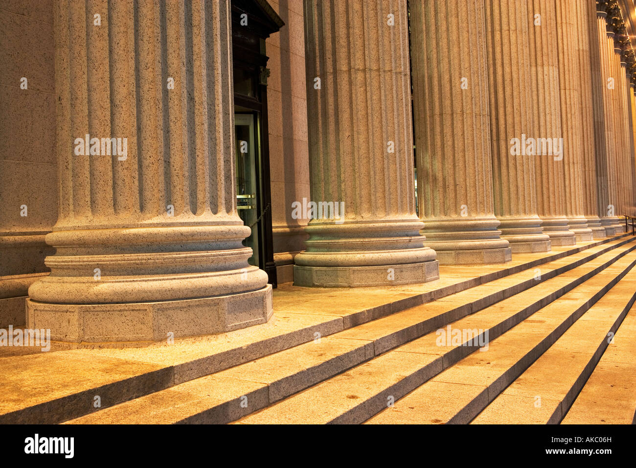 columns,BUILDING, CITY, EXTERIOR, FAÇADE, IN A ROW, SKYSCRAPER, WINDOWS ...