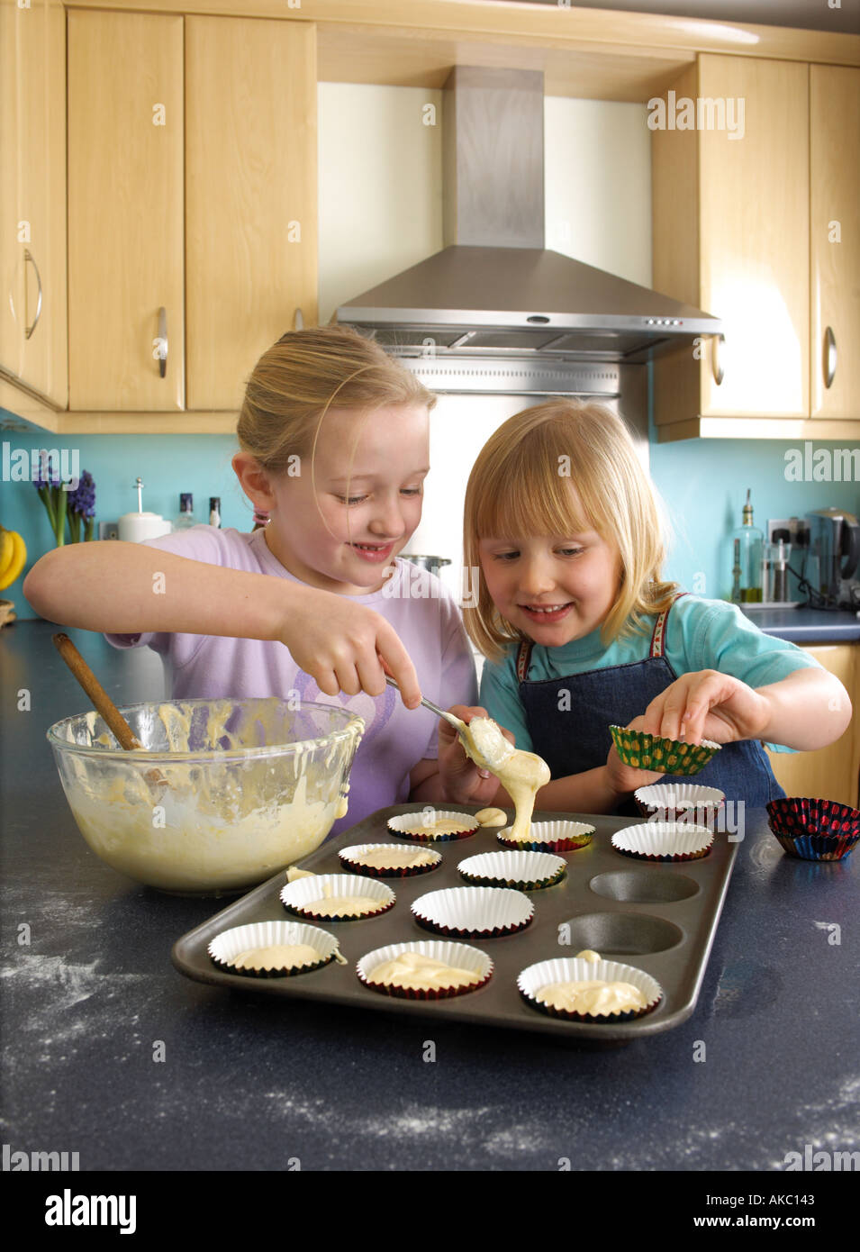 Child baking cakes home messy hi-res stock photography and images - Alamy