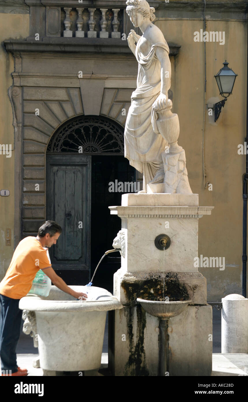 Man drinking statue hi-res stock photography and images - Alamy