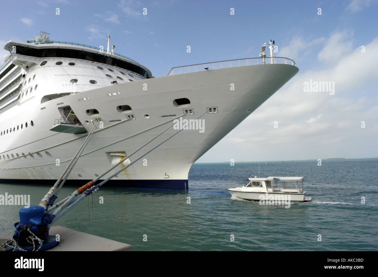 Small cruise ship lines hi-res stock photography and images - Alamy