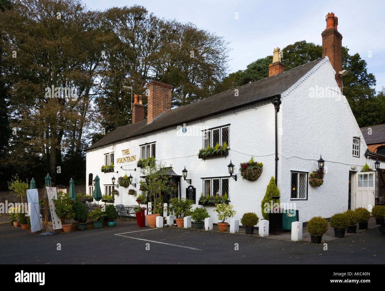 Clent worcestershire inn hi-res stock photography and images - Alamy