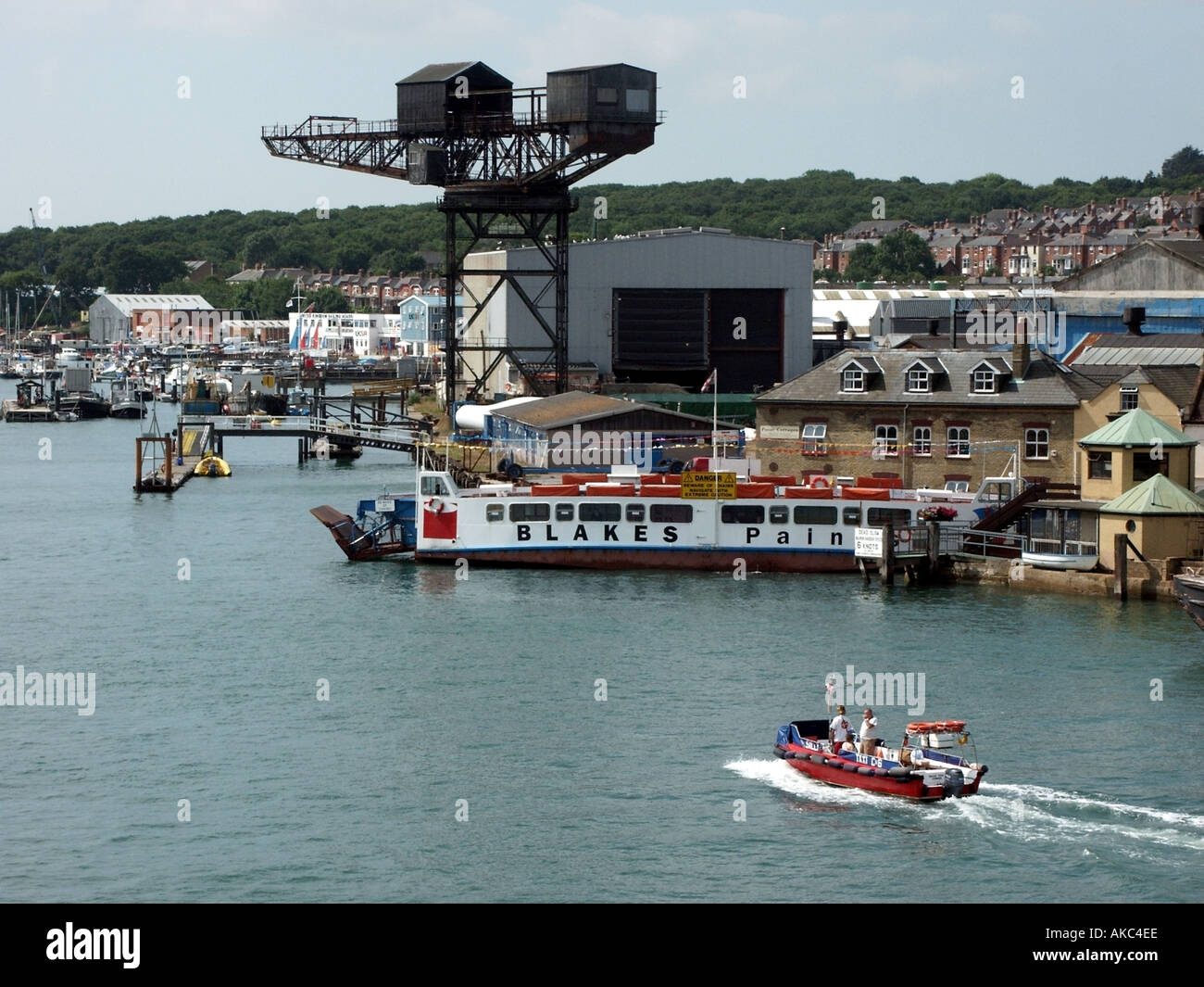 East and West Cowes Isle of Wight hain ferry for vehicles and ...