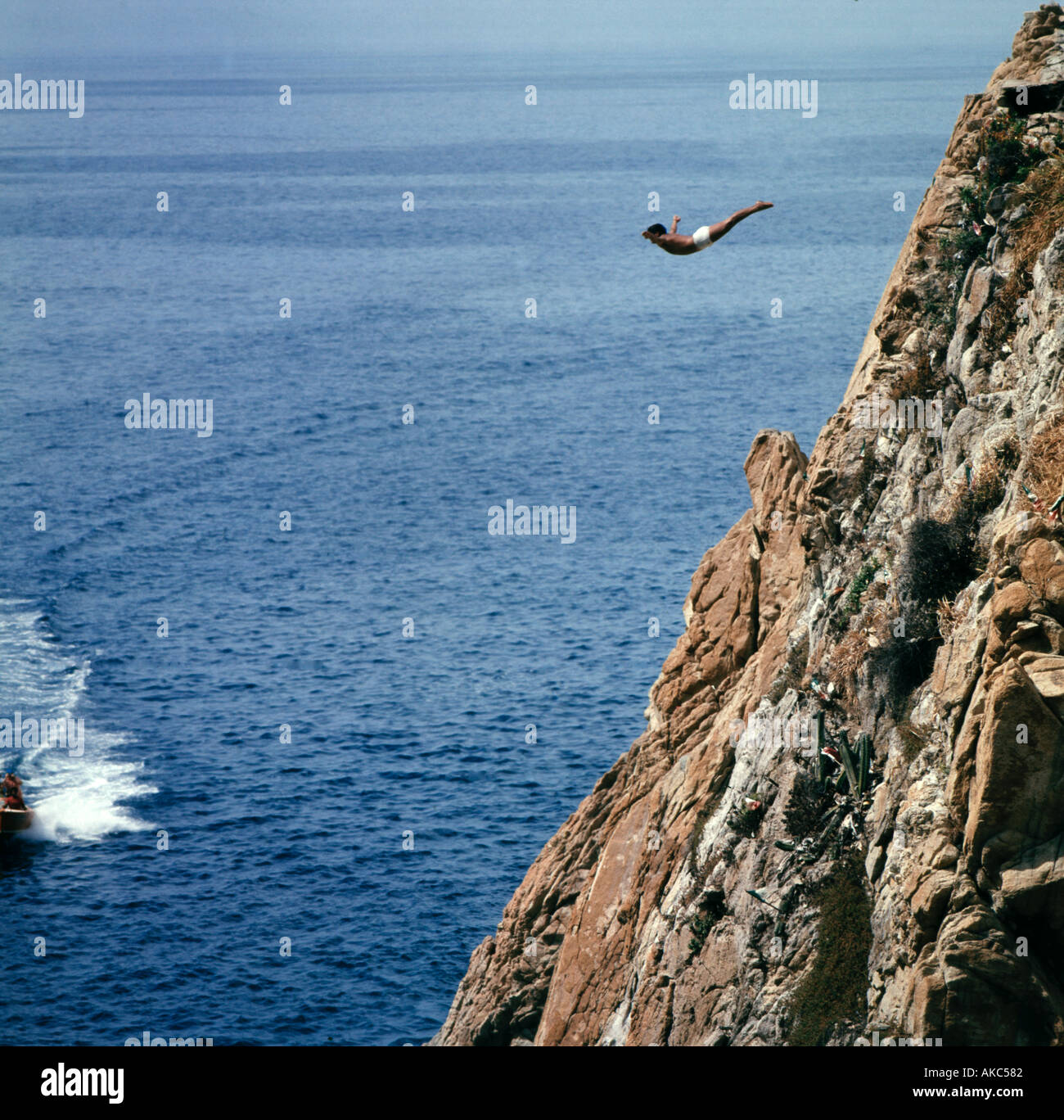 Acapulco Cliff Diver High Resolution Stock Photography and Images - Alamy