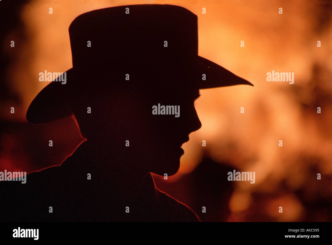 Silhouette man wearing hat hi-res stock photography and images - Alamy