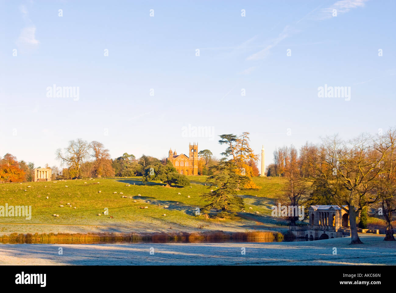 The Queen's Temple, Gothic Temple, Cobham Monument and Palladian Bridge ...