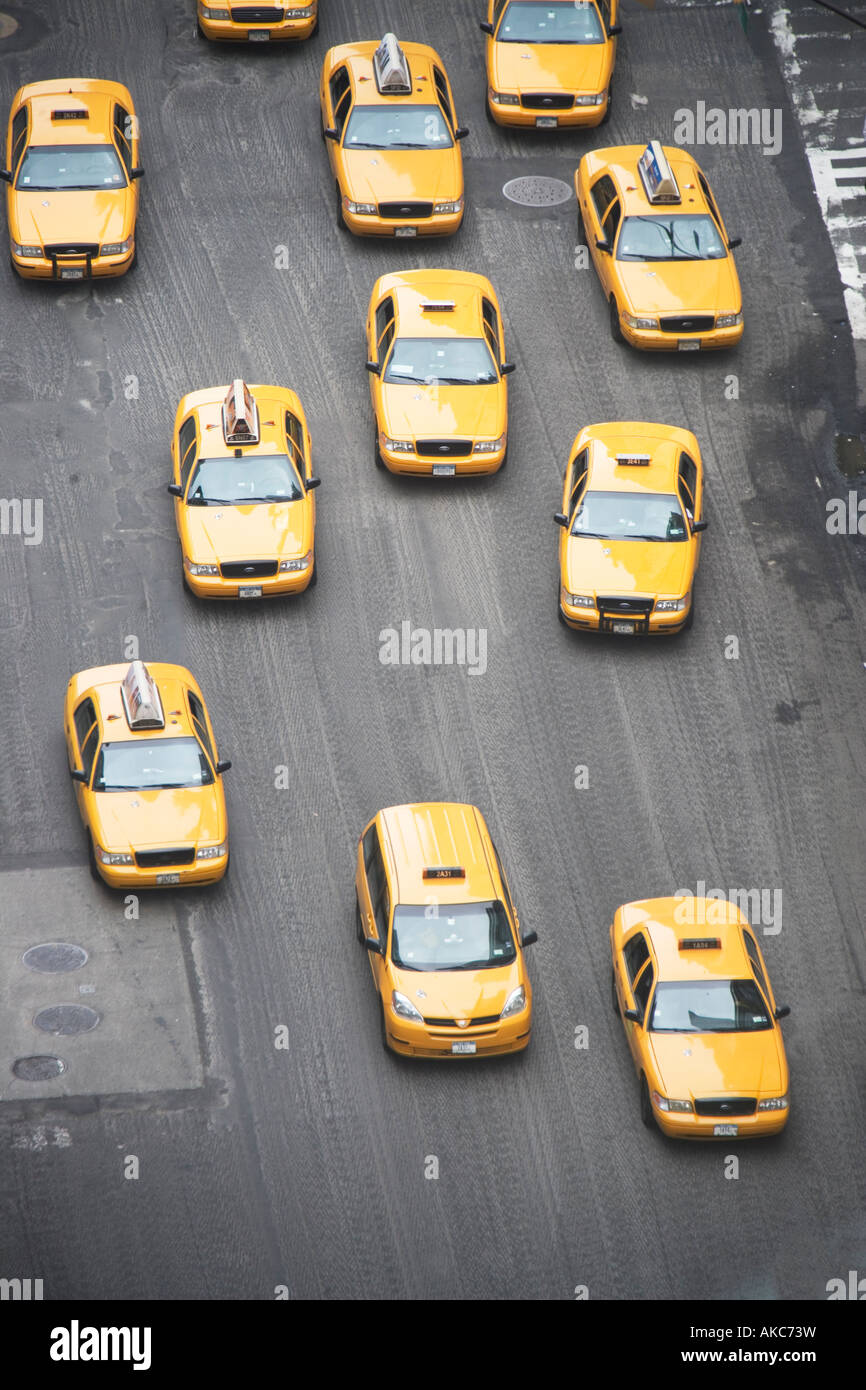Row of taxis at airport hi-res stock photography and images - Alamy