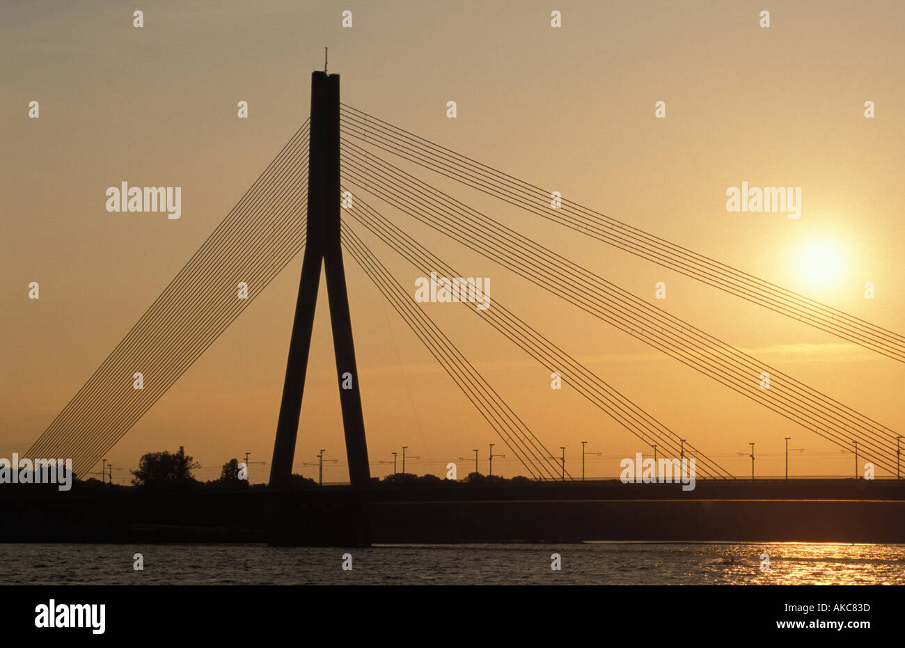 Brigde over river hi-res stock photography and images - Alamy