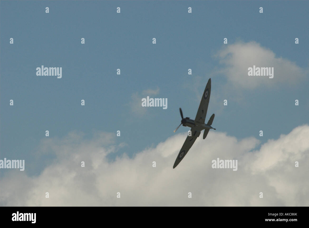 Spitfire P7350, a MkIIa, of the Battle of Britain Memorial Flight at ...