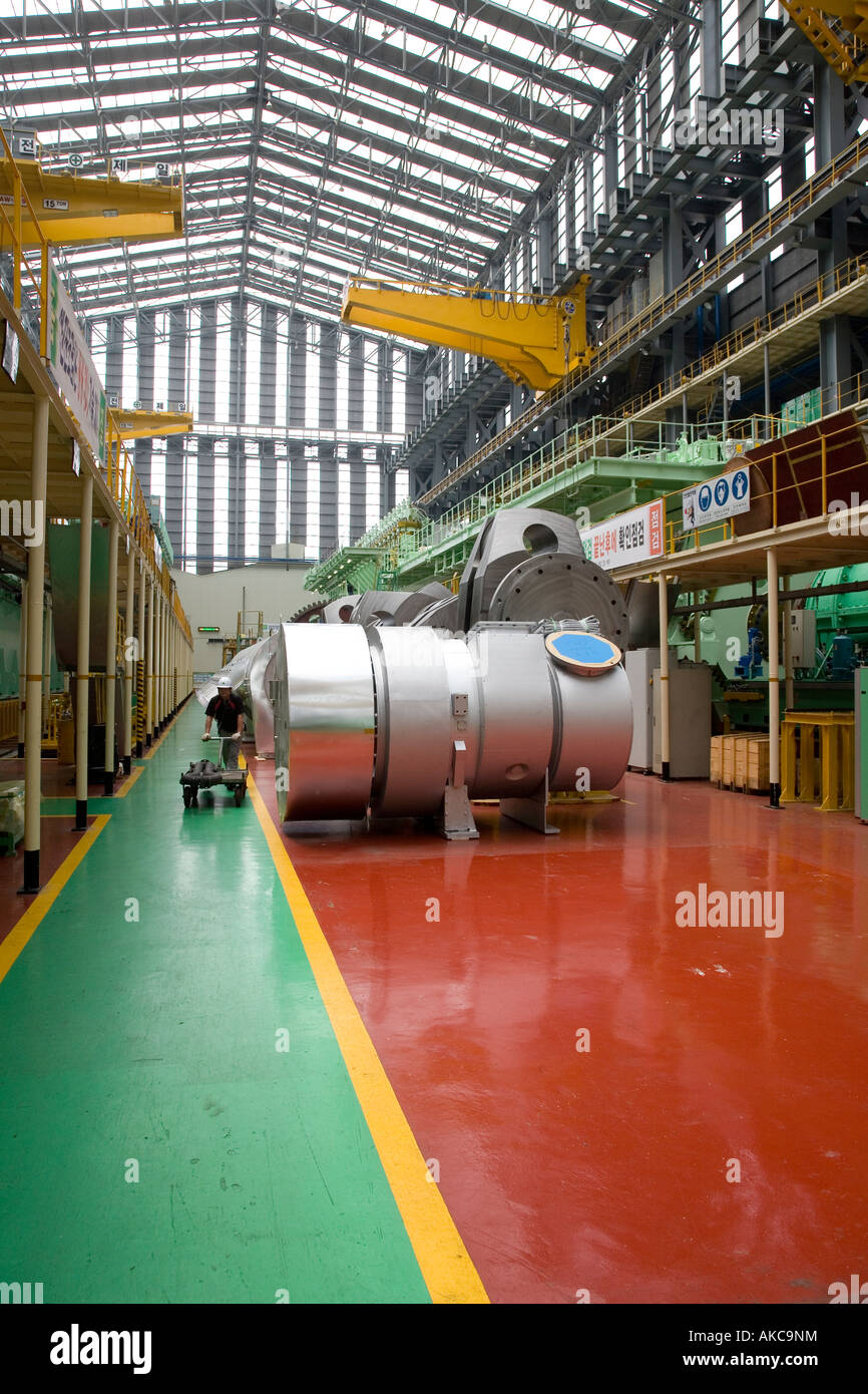 Hyundai heavy industries hi-res stock photography and images - Alamy