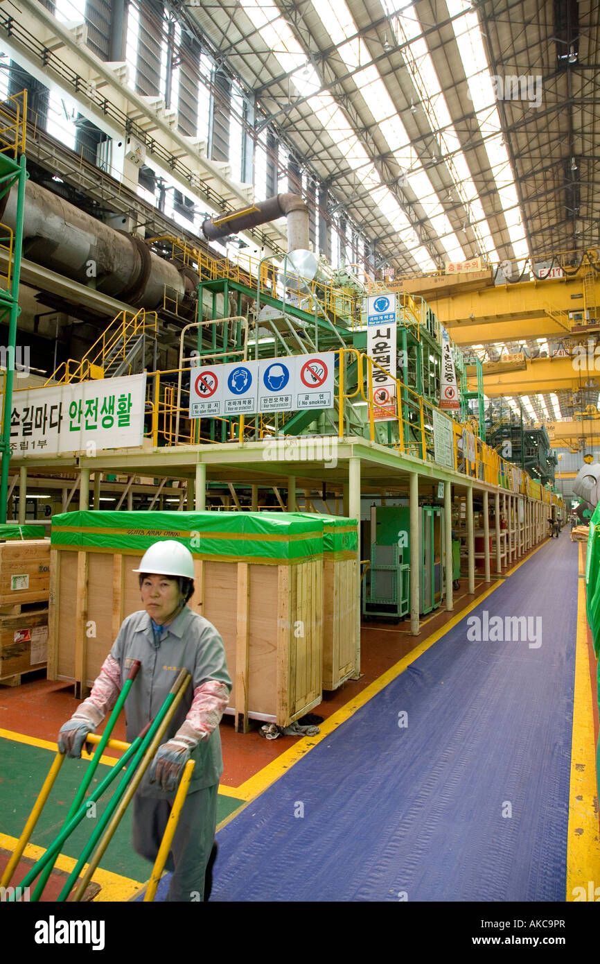 Hyundai heavy industries hi-res stock photography and images - Alamy