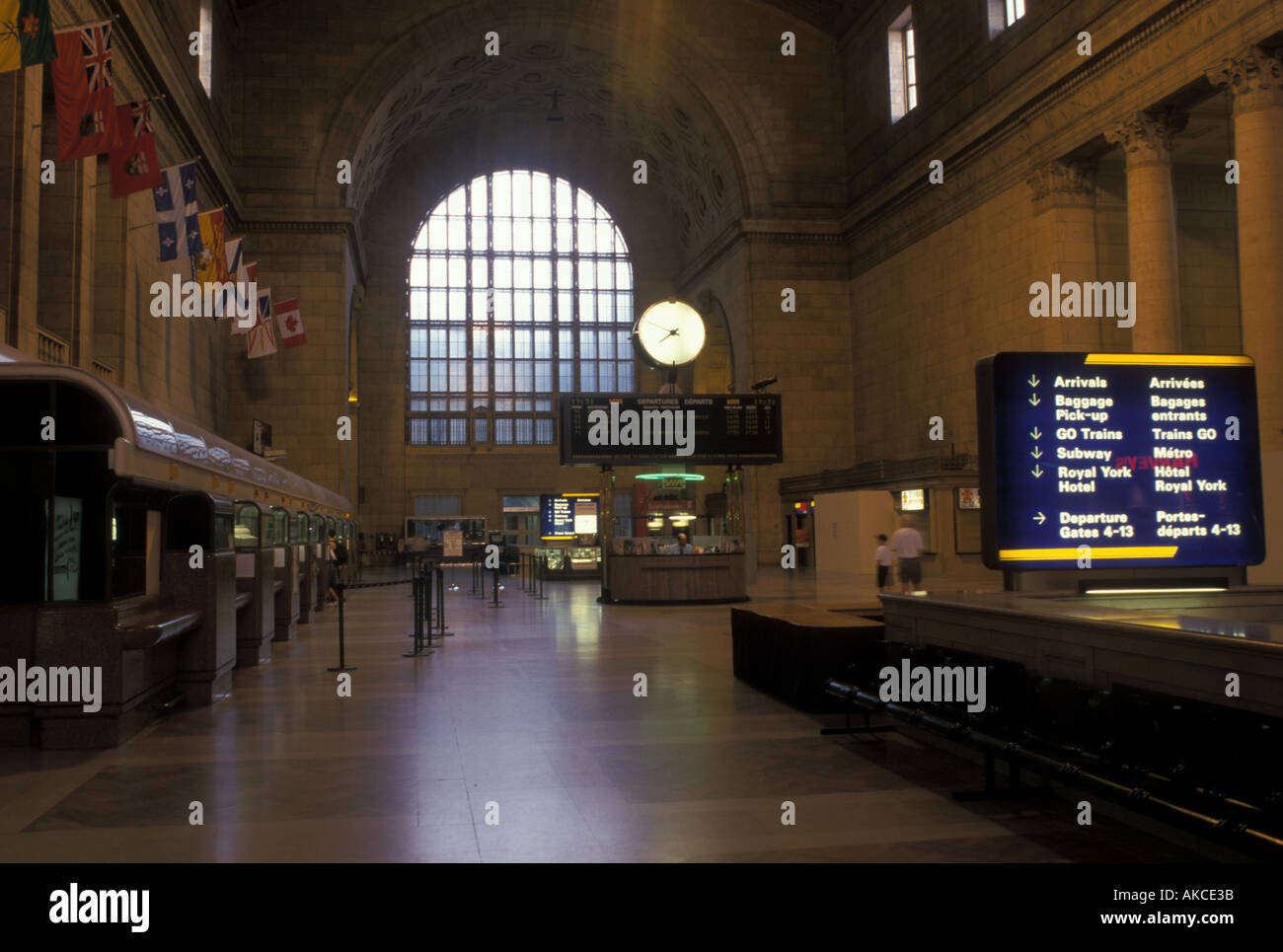 Interior union station in toronto hi-res stock photography and images ...