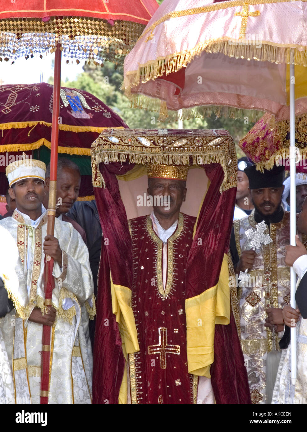 Priest of the Ethiopian Orthodox Tewahedo Church carrying a 'Tabot ...