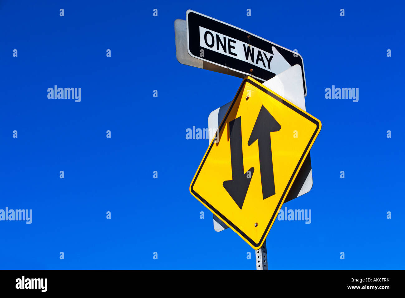 3897 ARROWS, SIGNS, ROAD SIGNS, TRAFFIC, COMMUNICATIONS, SYMBOLS ...