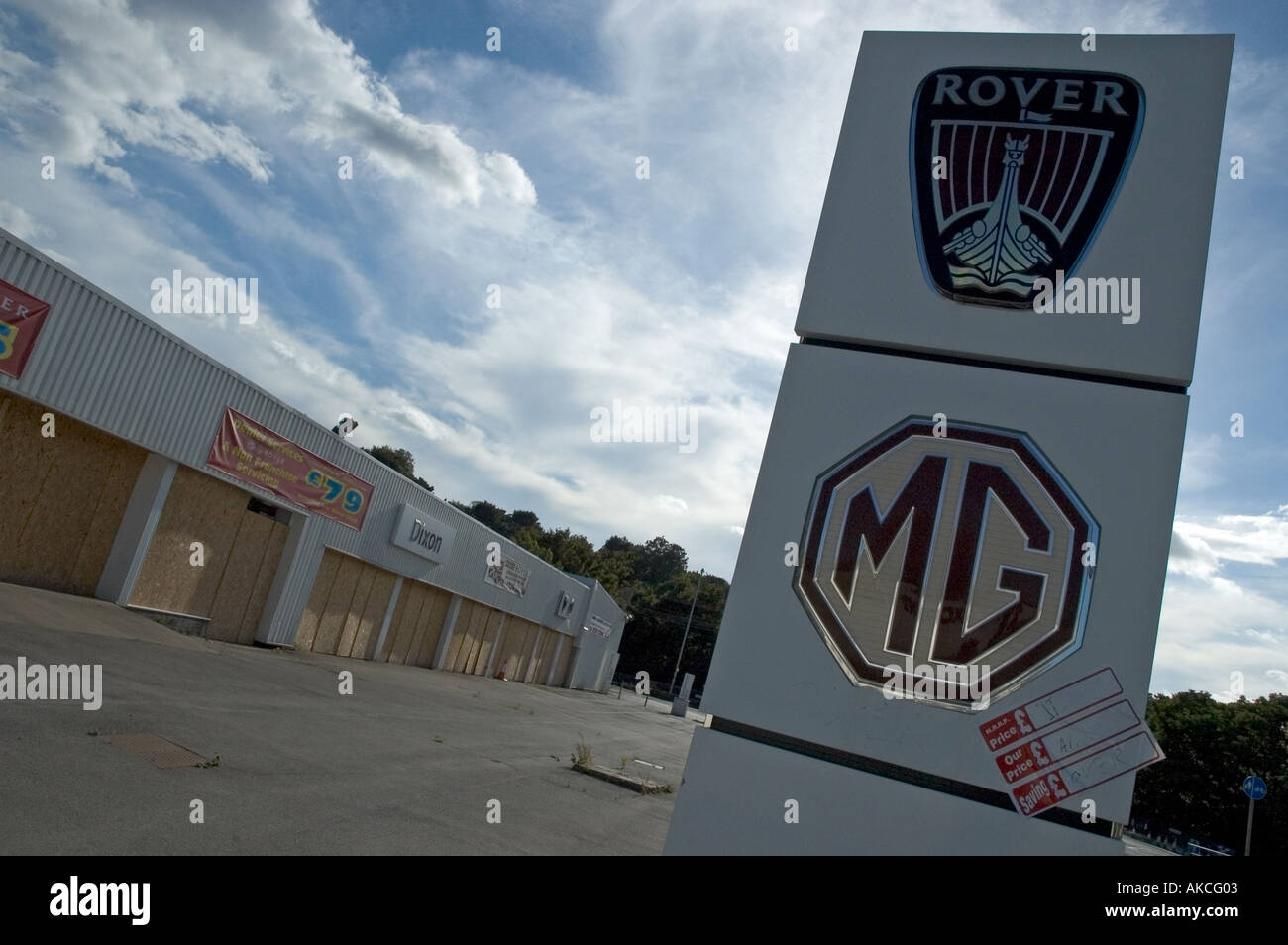 MG Rover dealer closed and boarded up after the collapse of the Rover ...