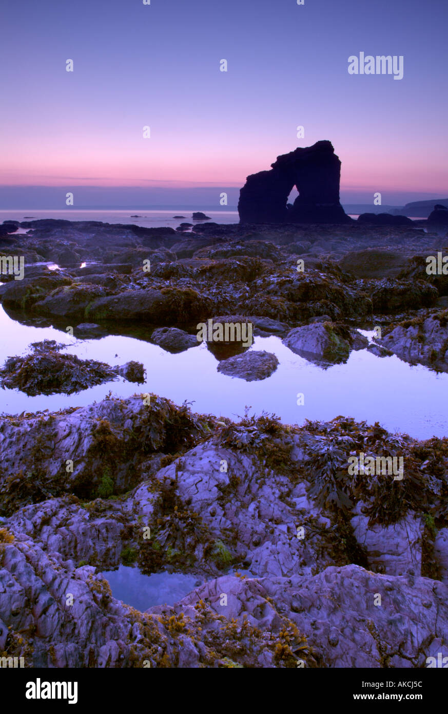 Thurlestone arch hi-res stock photography and images - Alamy