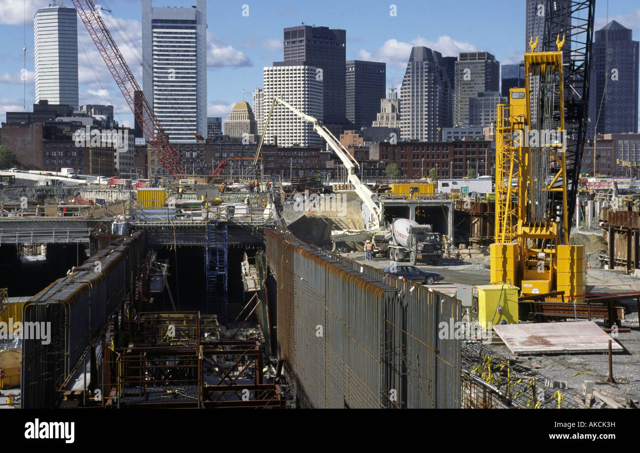 Construction of the Interstate 90 third harbor tunnel connector in ...