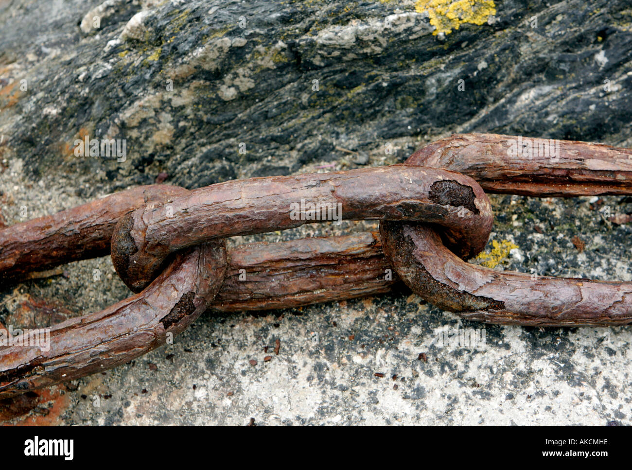 Rusty old chain links Stock Photo - Alamy