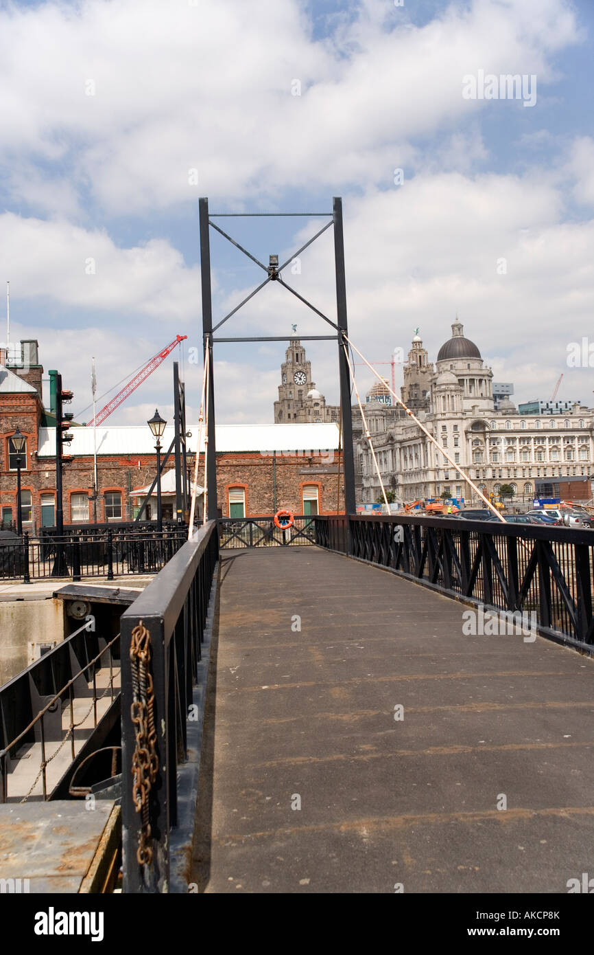 The Liver Building from the Riverside Walk by the Albert Dock ...