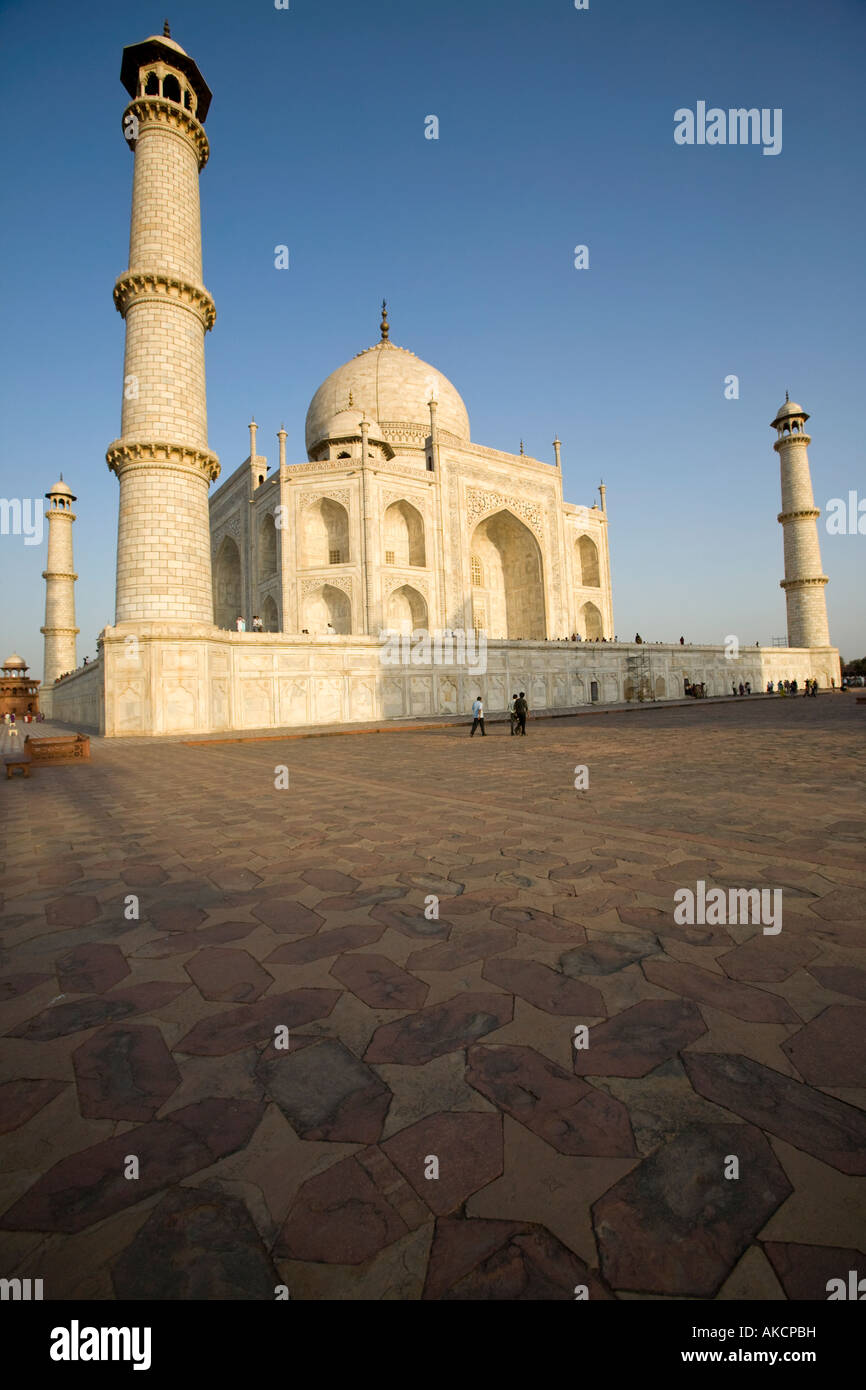Taj mahal wide angle hi-res stock photography and images - Alamy