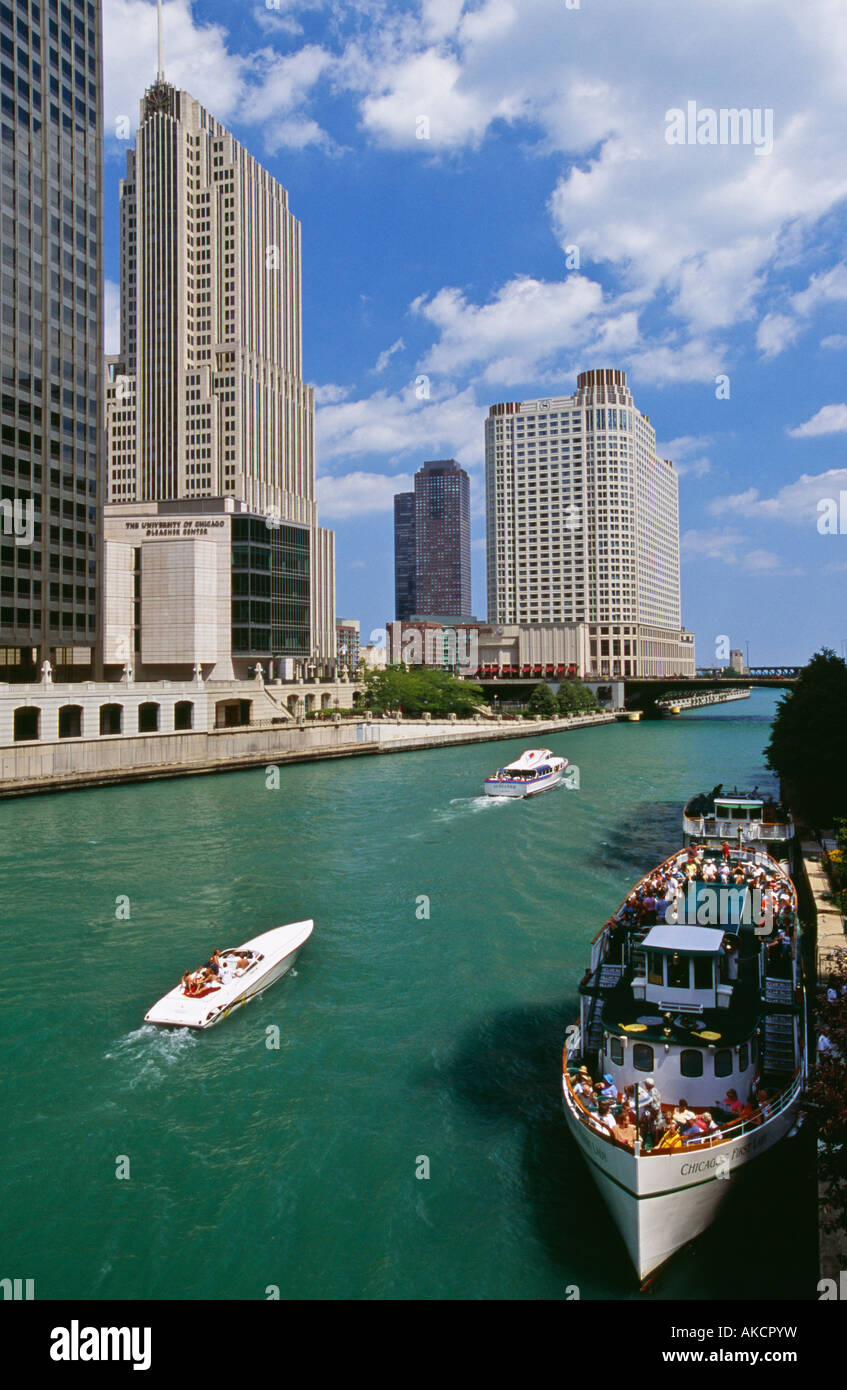 Chicago's First Lady skyline cruise ship (at right), and other tour ...