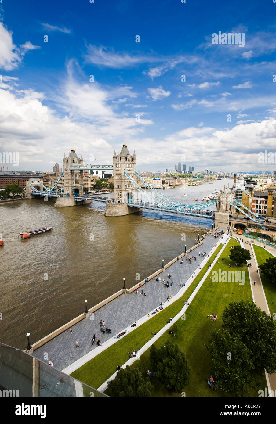 Thames river aerial birds eye view hi-res stock photography and images ...
