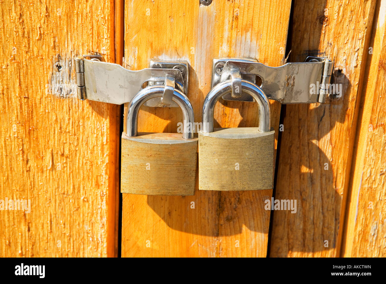 LOCK,, SAFETY,, KEEP, OUT,, WARNING,, CAUTION,, GATE,, GARAGE,, KEY ...