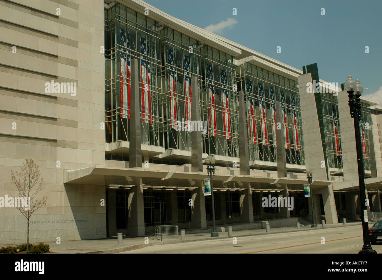Dc convention center and architecture hi-res stock photography and ...